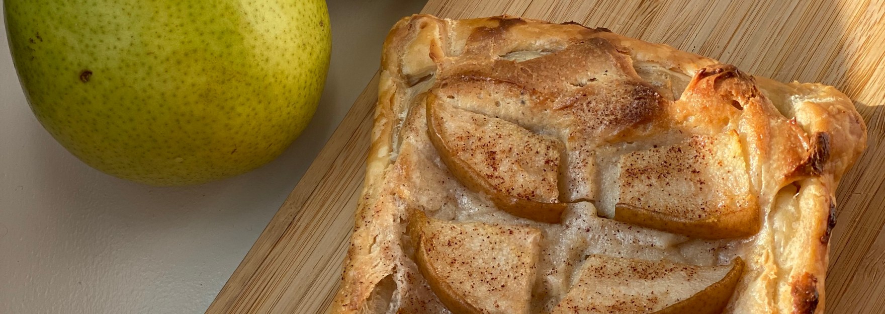 Easy Cream Cheese and Pear Pastries – The Hungry Quebbie